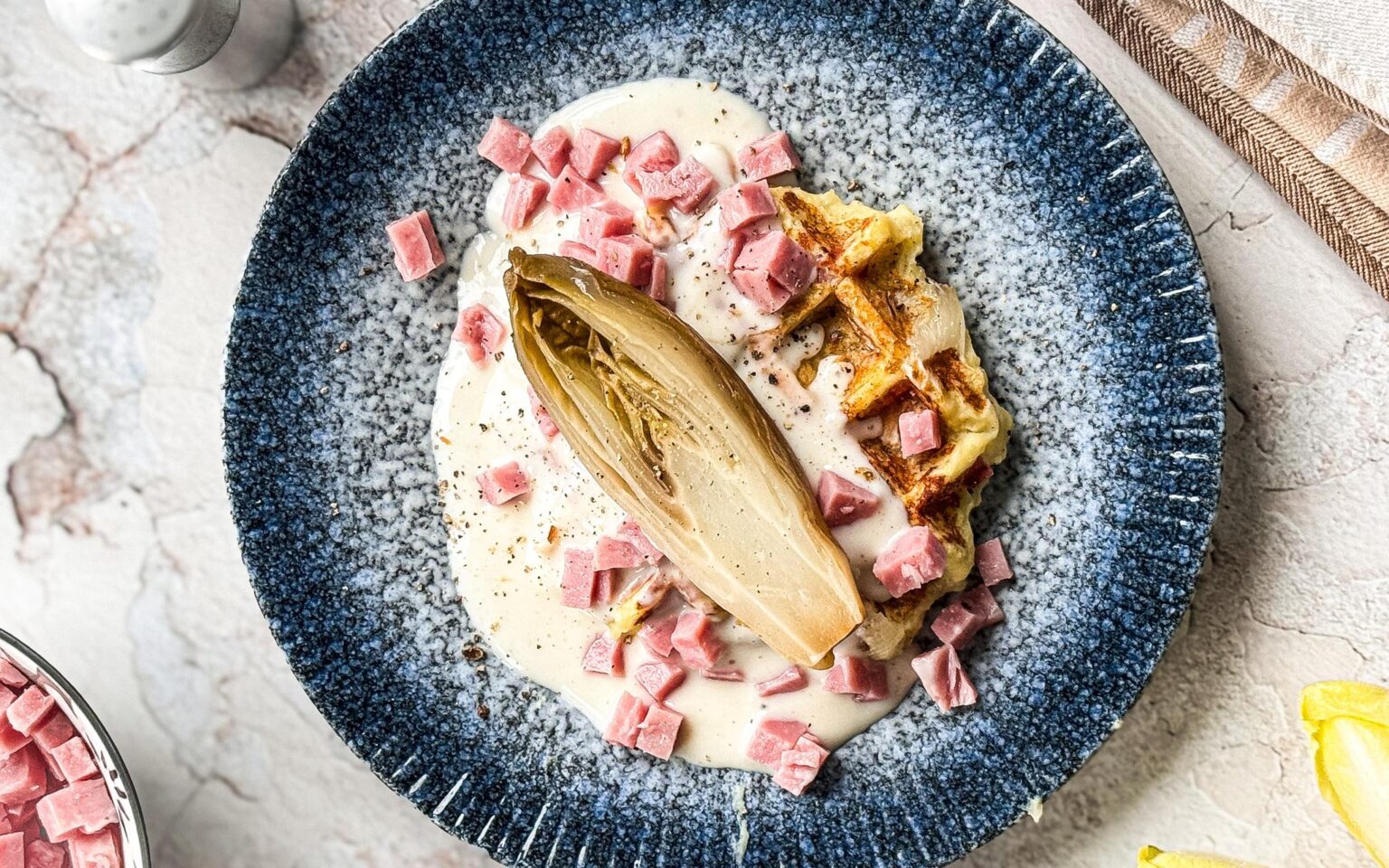 Witloof met ham en kaassaus maar dan anders - BlogVivant