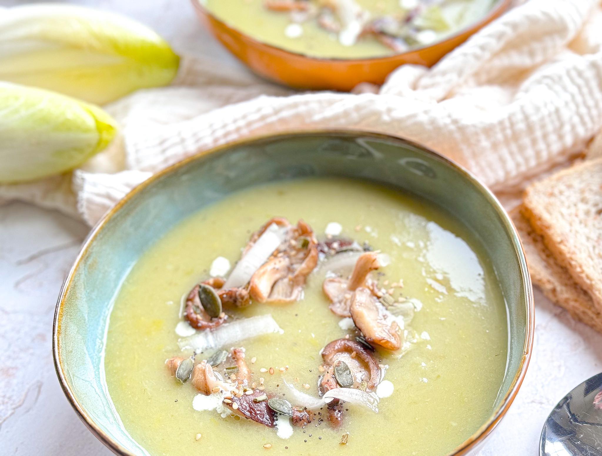 Witloofsoep met boschampignons: gezond en boordevol smaak - BlogVivant